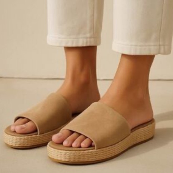 Lisa Vicky | Shoes | Nwt Lisa Vicky Smile Platform Slide Sandal In Tan ...